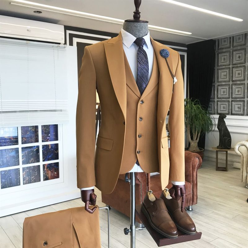Julien Gold Brown Fashion Peaked Lapel Men Suits with Three Pieces ...