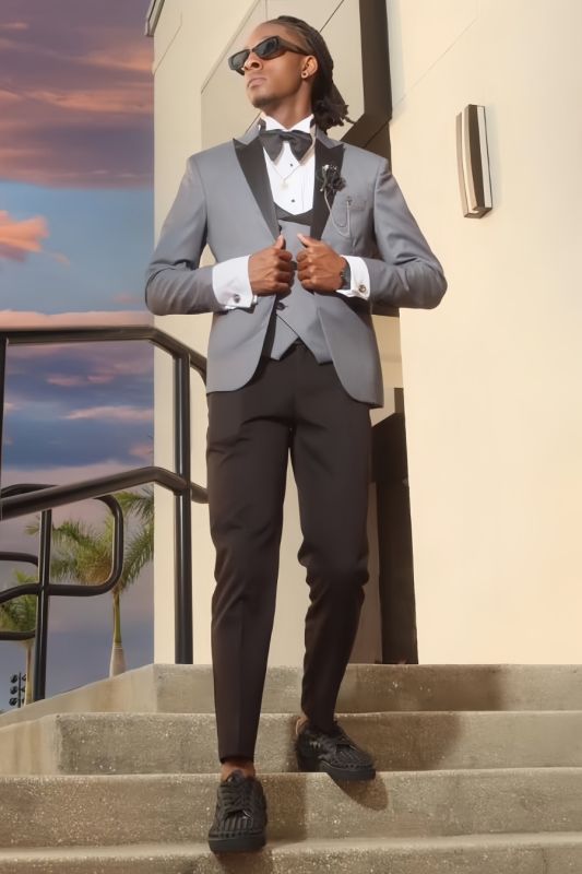Gregary Handsome Gray Three Pieces Peaked Lapel Prom Suits | Allaboutsuit